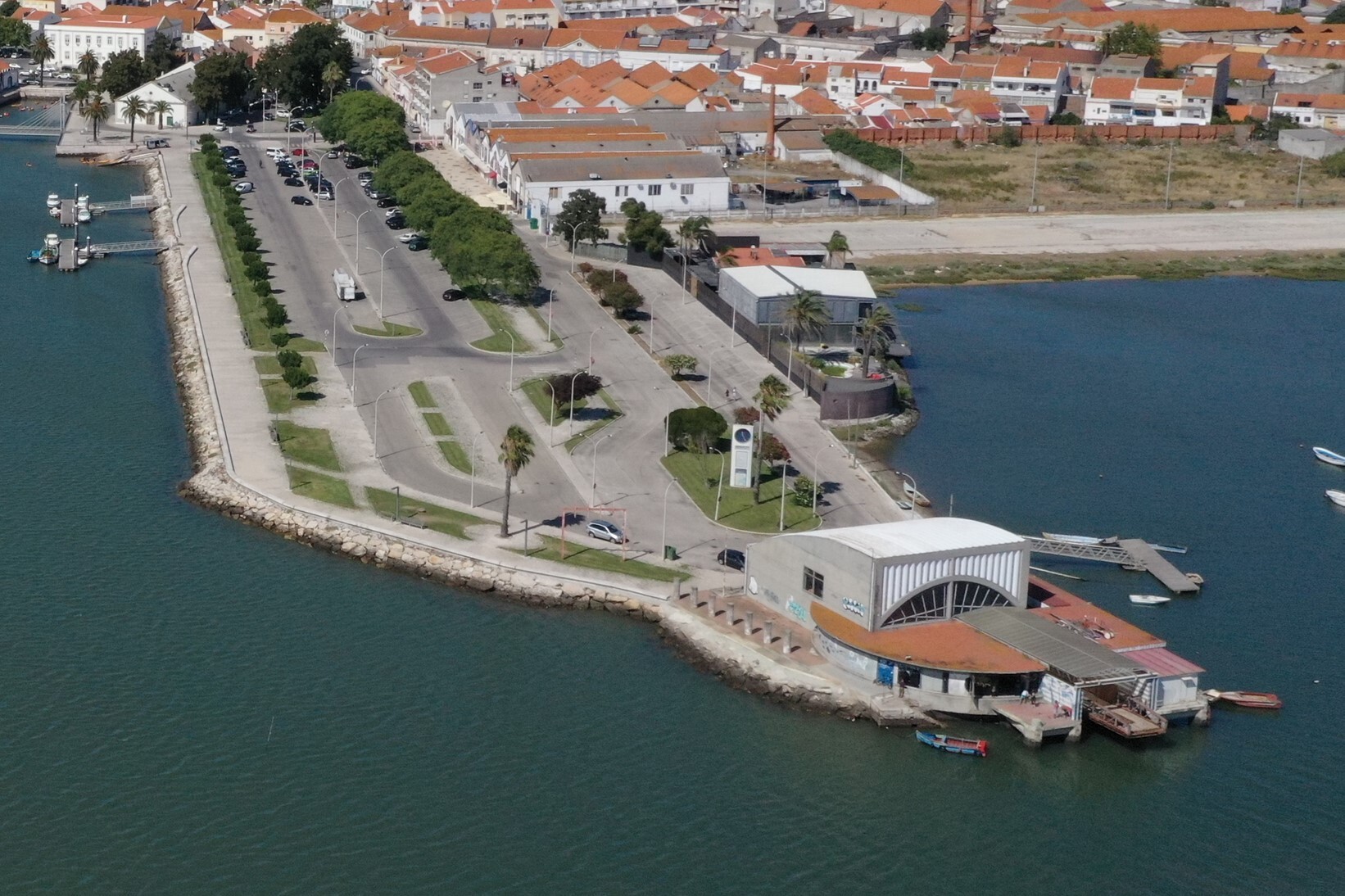 Câmara e APL negociam cedência do Cais dos Vapores ao município - CM ...